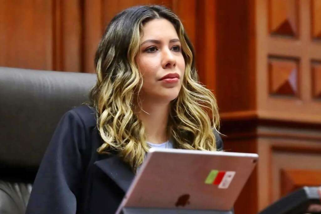 Exigen que congresista Rosselli Amuruz explique muerte en fiesta de su ...